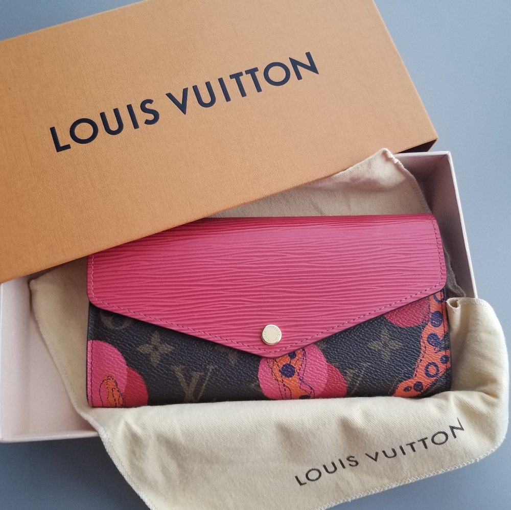 Louis Vuitton Lv Beautiful Red Epi Monogram Signature… - Gem